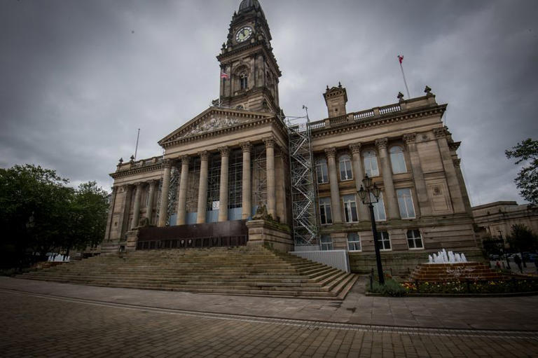 Peter Kay at Bolton Albert Halls - how to get tickets and which ...