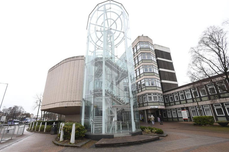 Council to decide whether to permit construction of four houses on site ...