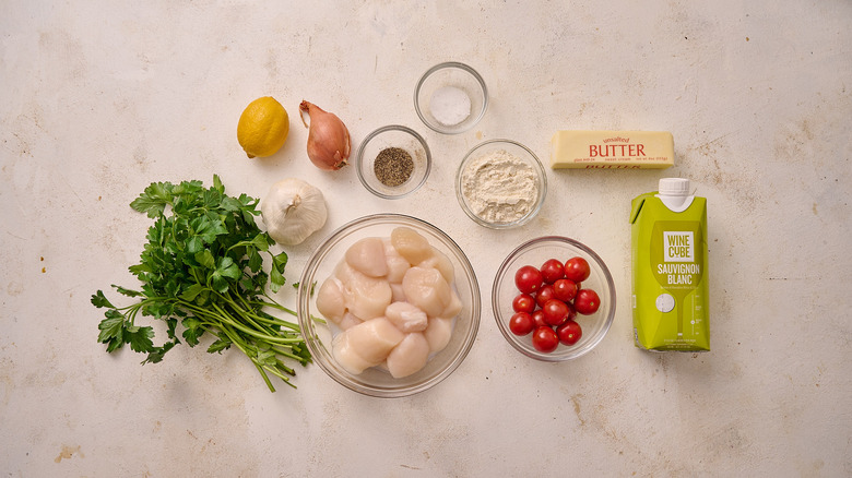 Classic garlicky scallops Provencal recipe