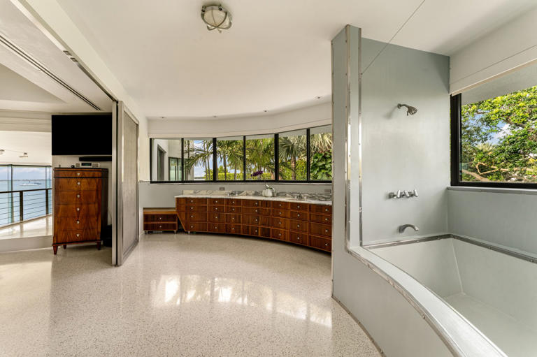 'Scarface' house on Florida's Key Biscayne lists for $237 million