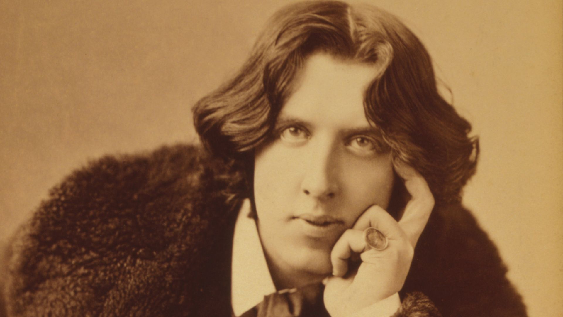 20 attraction tips from historical figures known for being irresistible