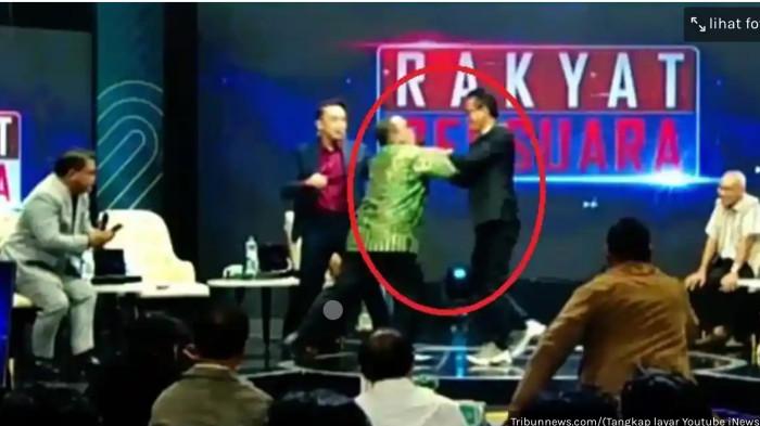 Awal mula pengacara Rismon dan Refly Harun kontak fisik, kuasa hukum ...