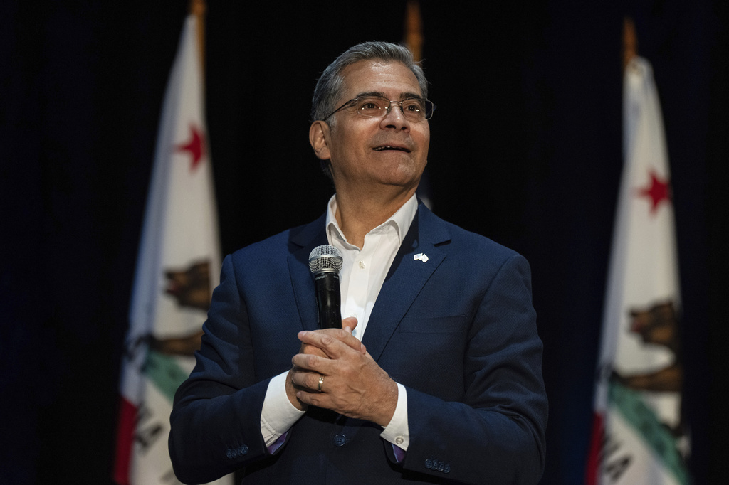Leading candidates to square off in TV debate at critical point in ...