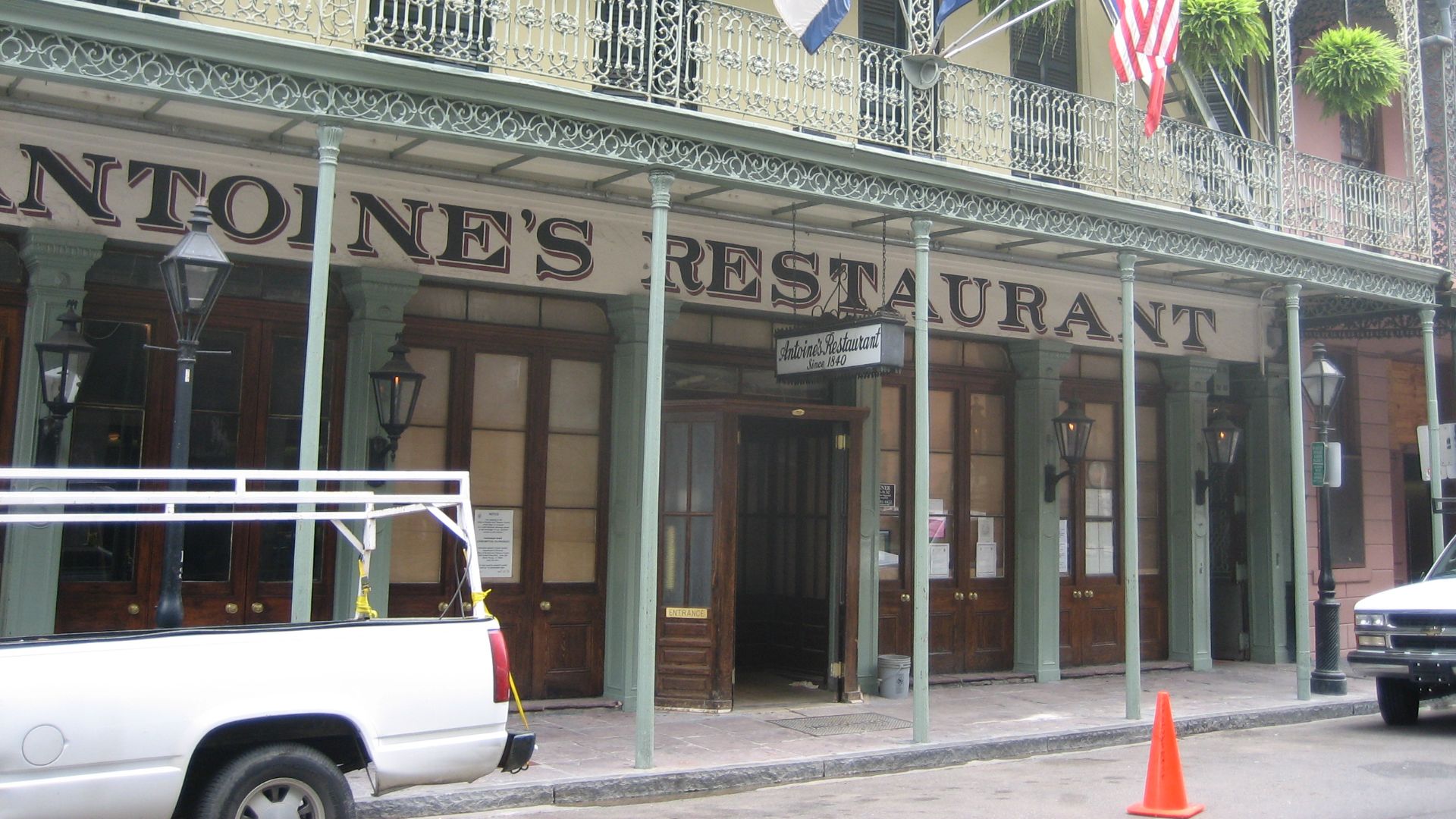 20 historic restaurants that still define their cities