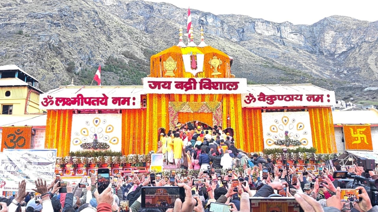 Badrinath Dham doors open with rituals, CM Dhami present; temple ...