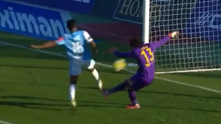 No debe ir al Mundial 2026: Guillermo Ochoa comete brutal error y ...