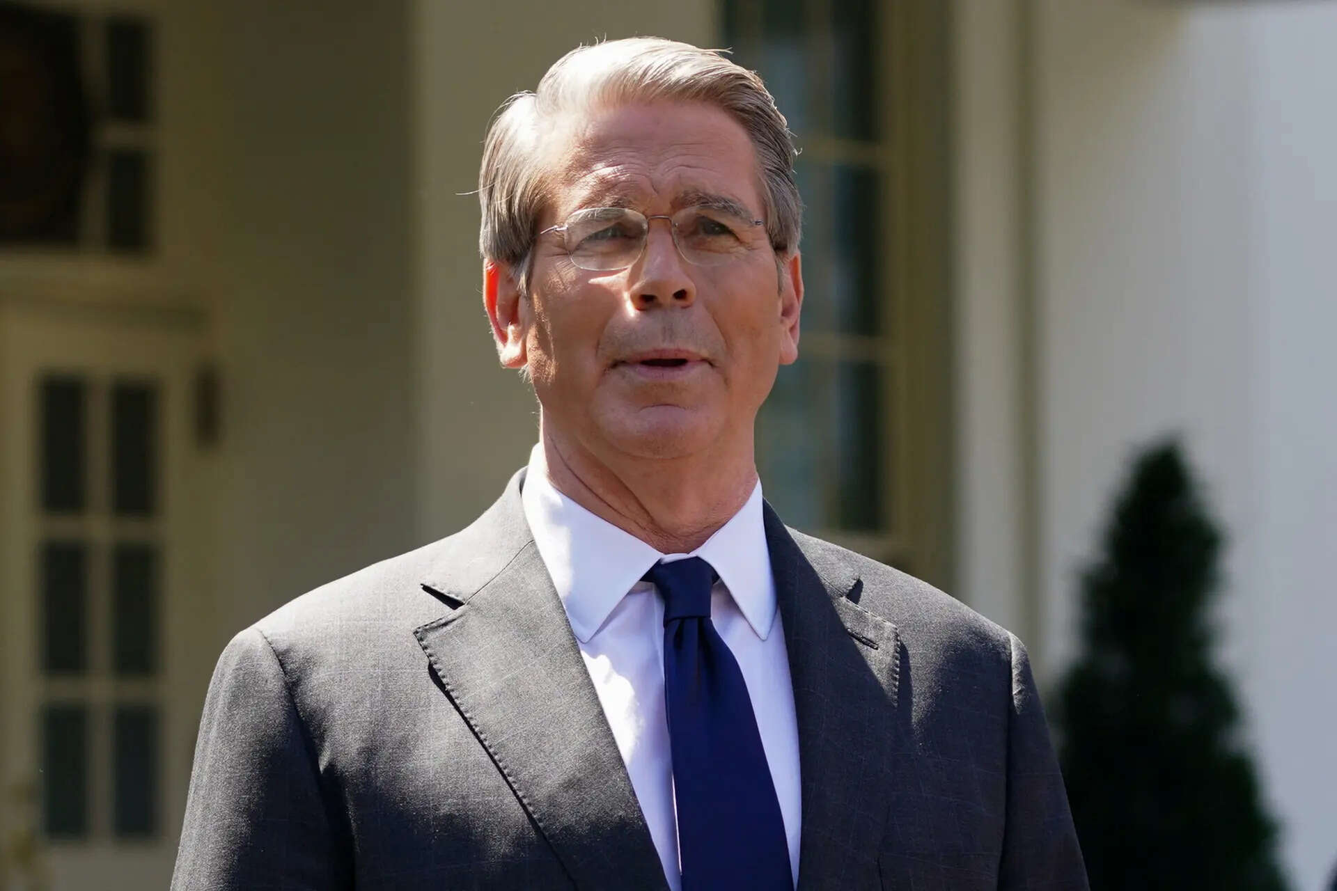 US stock market: Bessent signals expansion of currency swap lines to ...