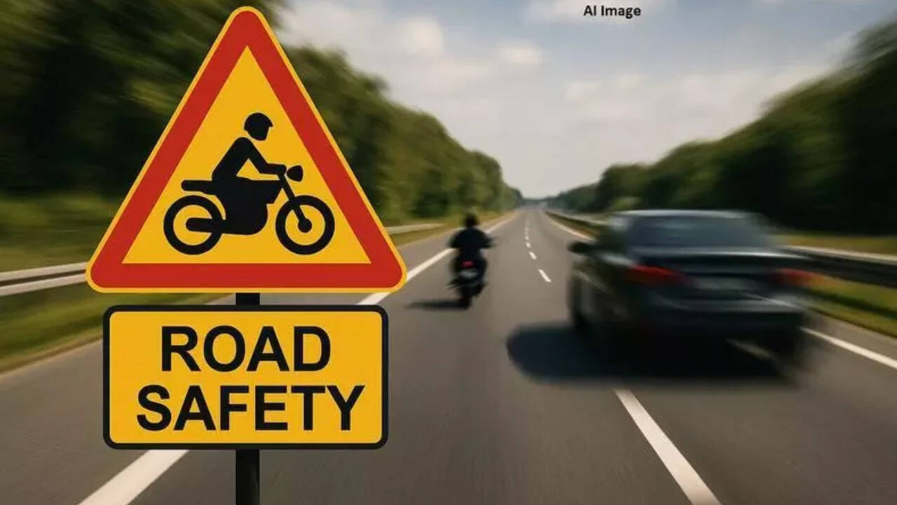 Three killed in Hosur road crash before Tamil Nadu polls