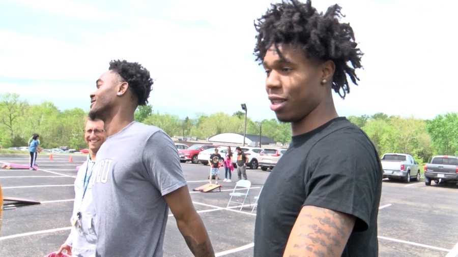 VCU basketball players team up with Roanoke’s Minnick School students ...