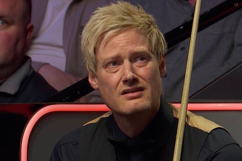Top snooker star fined for bizarre mistake at World Championships ...