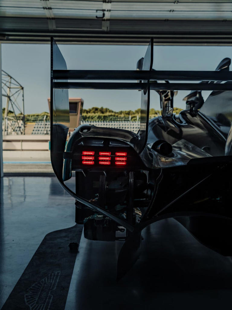 Aparecen nuevas imágenes de Fernando Alonso con la versión más especial ...