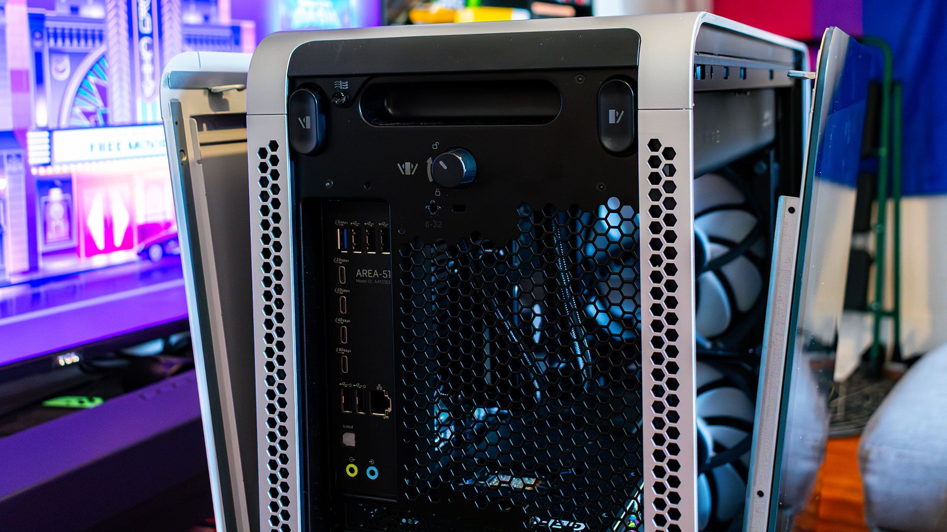 Alienware Area-51 gaming PC – photos