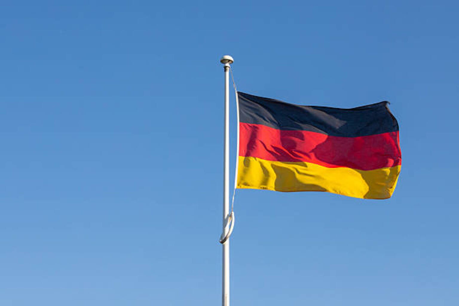 Germany's services sector sinks to 43-month low, dragging down ...