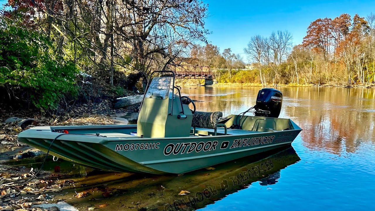 No way... that's a gun - This new 1760 Roughneck jet boat found more ...