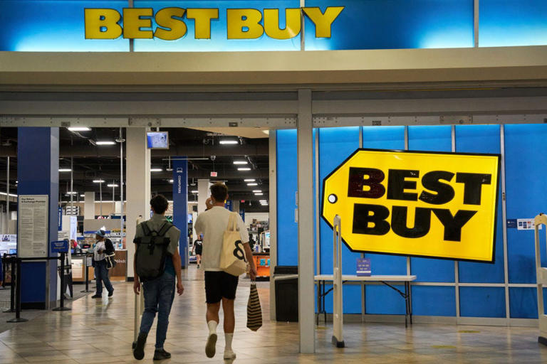 Best Buy survived Amazon. Now it has to make AI work.