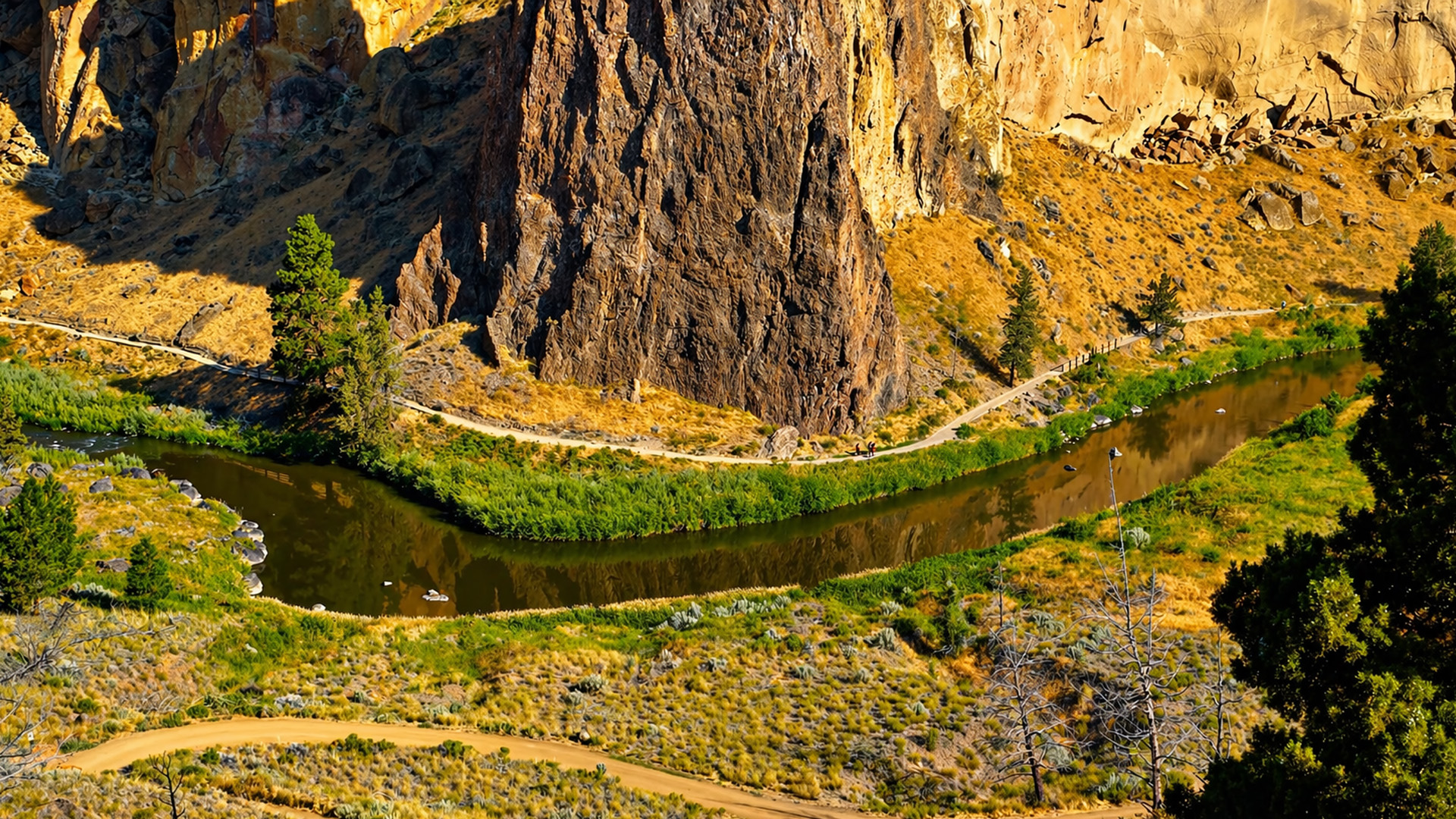 Smith Rock State Park Oregon climbing and nature (4K)