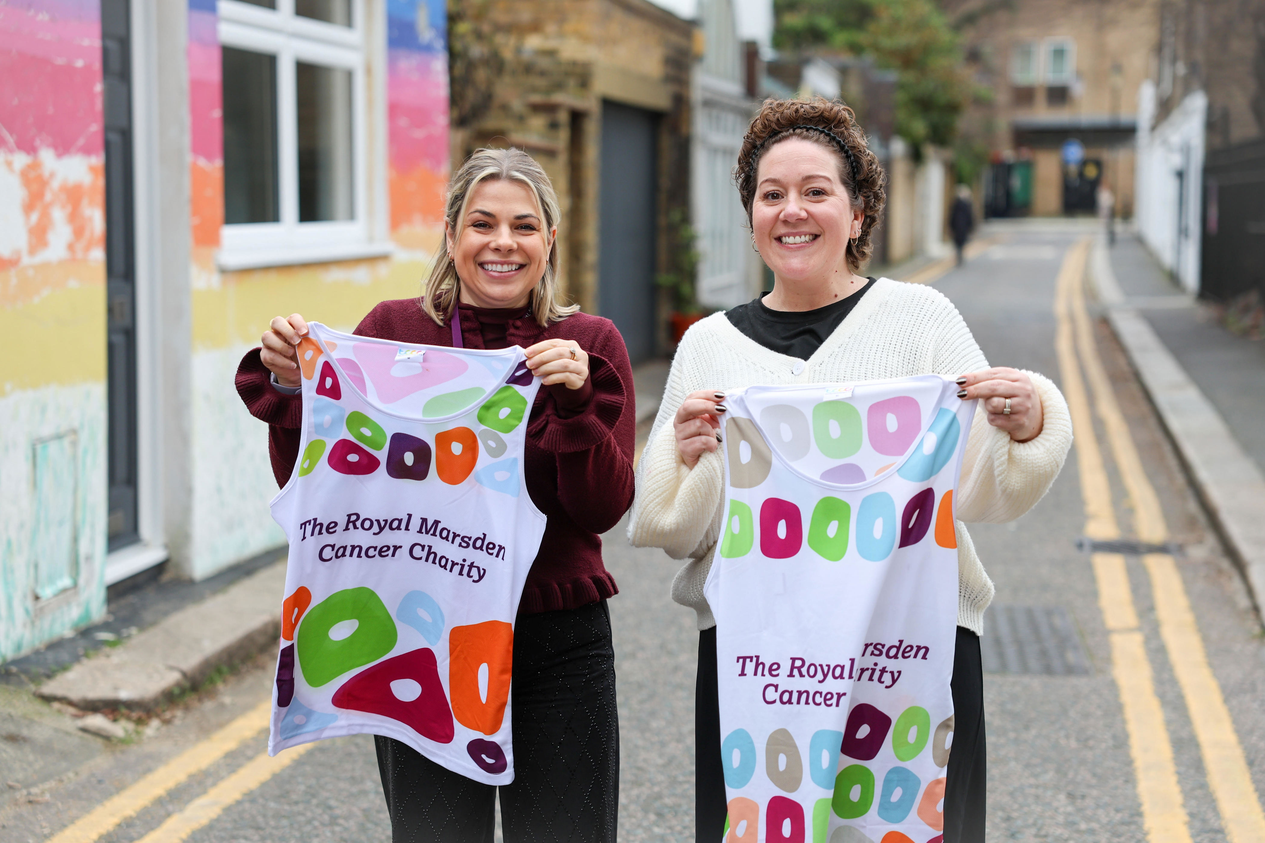 London Marathon 2026: Jenny Blowers from Gosport and nurse Lauren ...