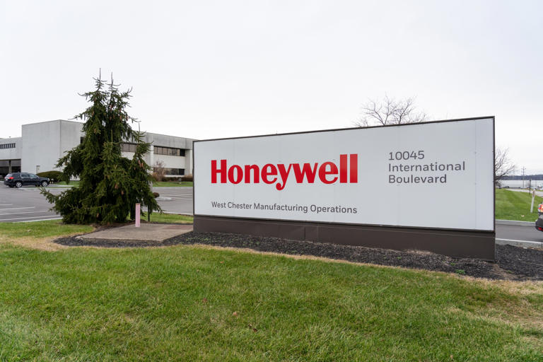 Honeywell rises as Quantinuum unit also signs deal with US government