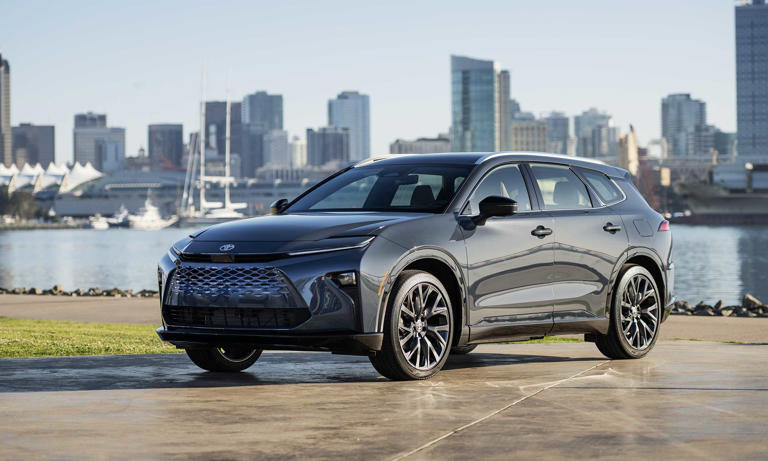This Toyota hybrid beats Acura, Genesis, and even Lexus where it ...