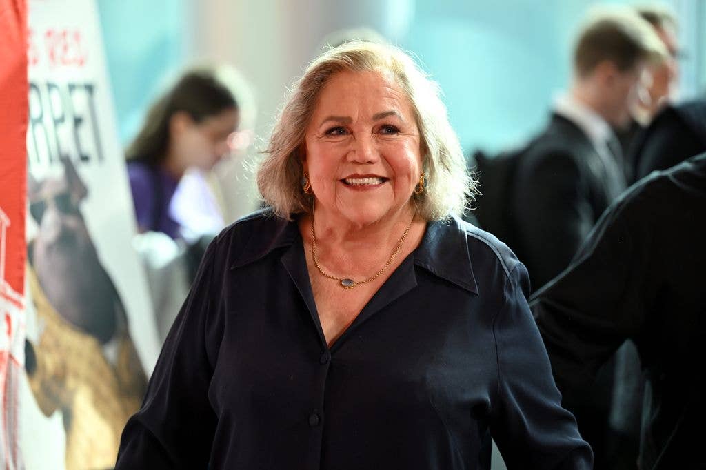Romancing the Stone star Kathleen Turner, 71, makes striking red carpet ...