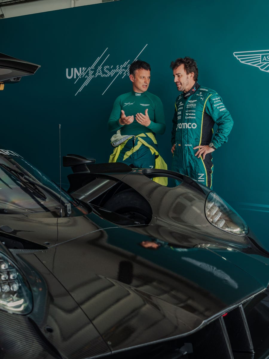 Aparecen nuevas imágenes de Fernando Alonso con la versión más especial ...