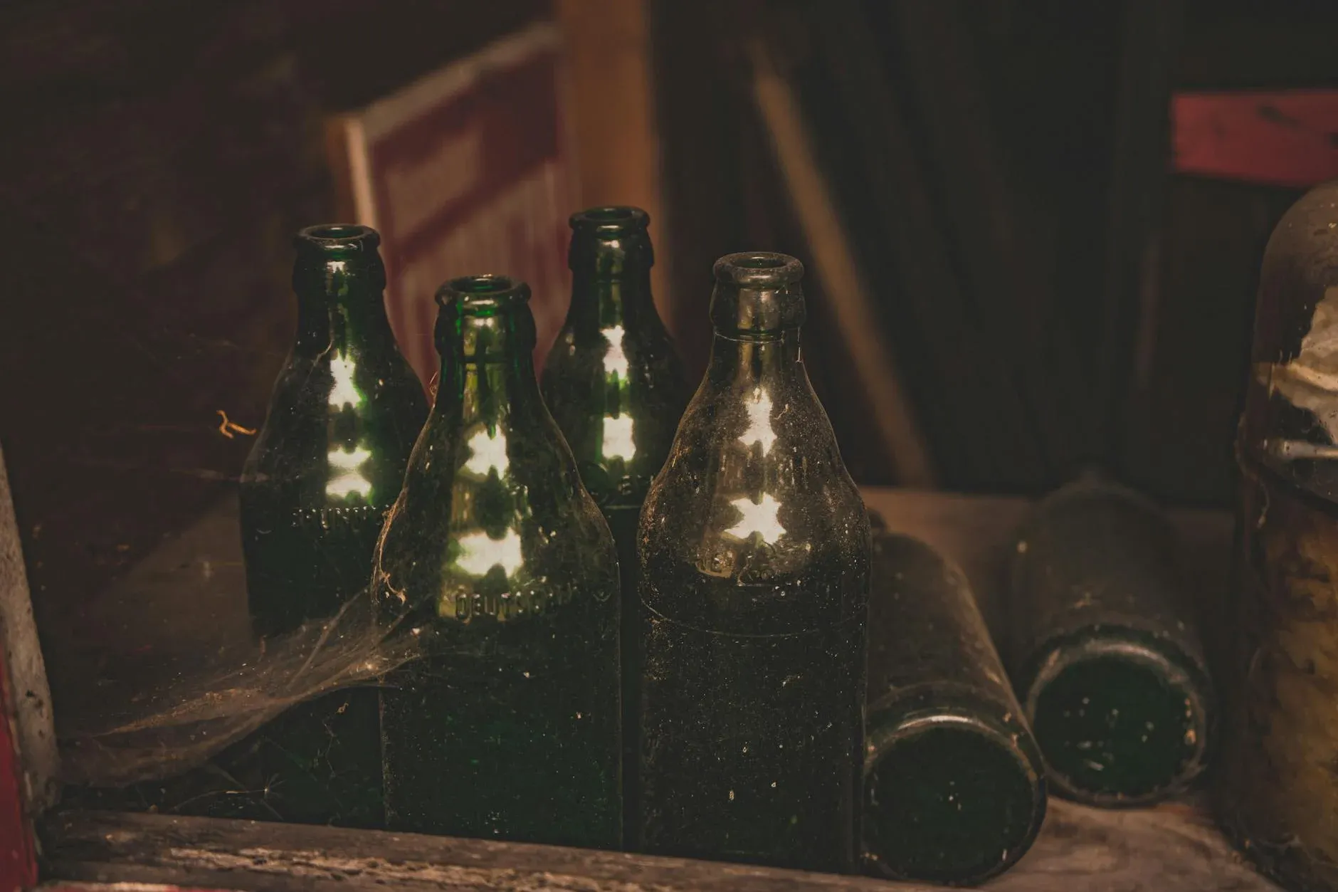 20 strange discoveries found in old neighborhoods that still puzzle experts