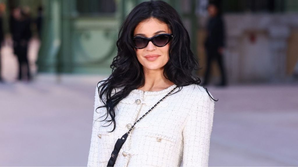 Kylie Jenner's Khy denim open jacket look keeps it bold & timeless