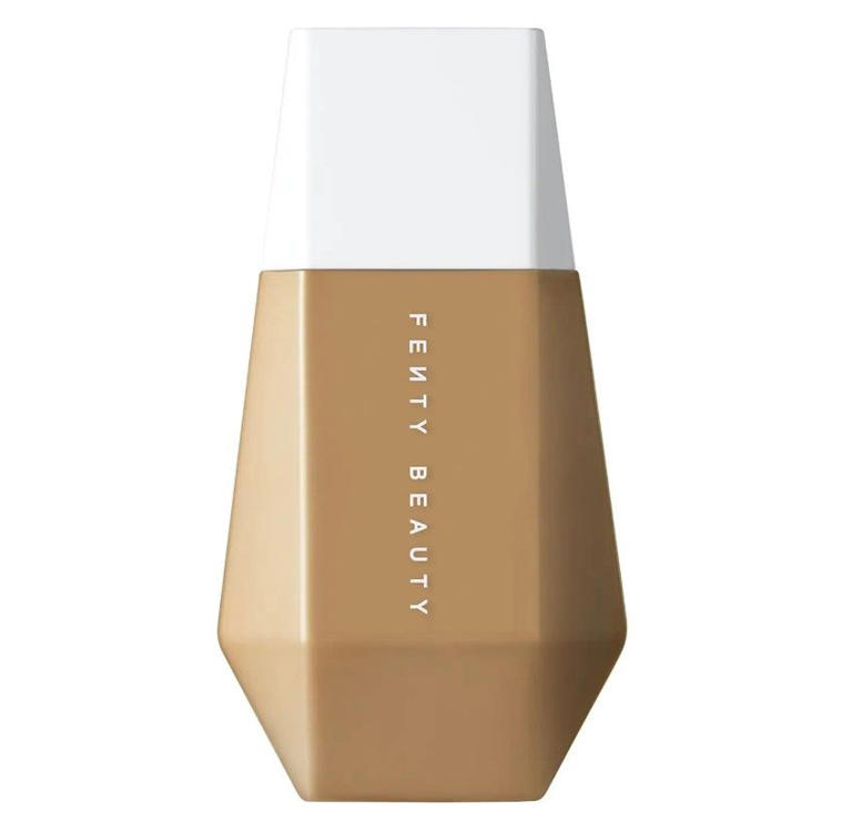 Bronceador líquido vs. bronceador en stick: qué son, cómo aplicarlos y ...