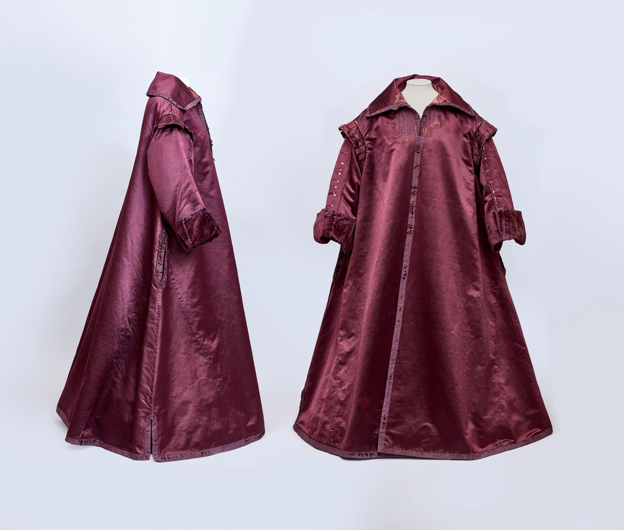 'This gown is extraordinarily rare' - 400-year-old dress originally ...