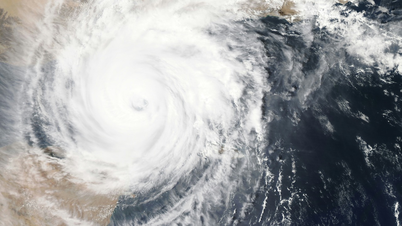 A 5,000-mile marine heat wave could fuel US summer heat, hurricanes and ...