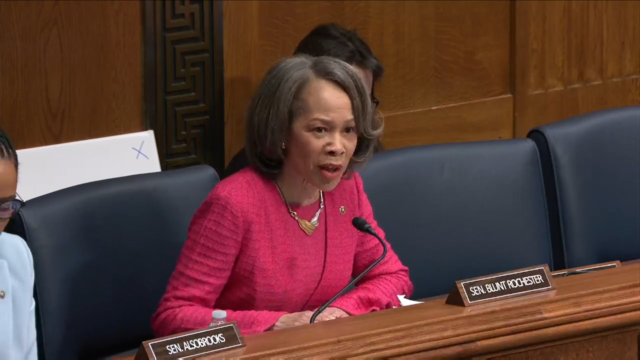 'I don't know why the president should trust you': Lisa Blunt Rochester ...