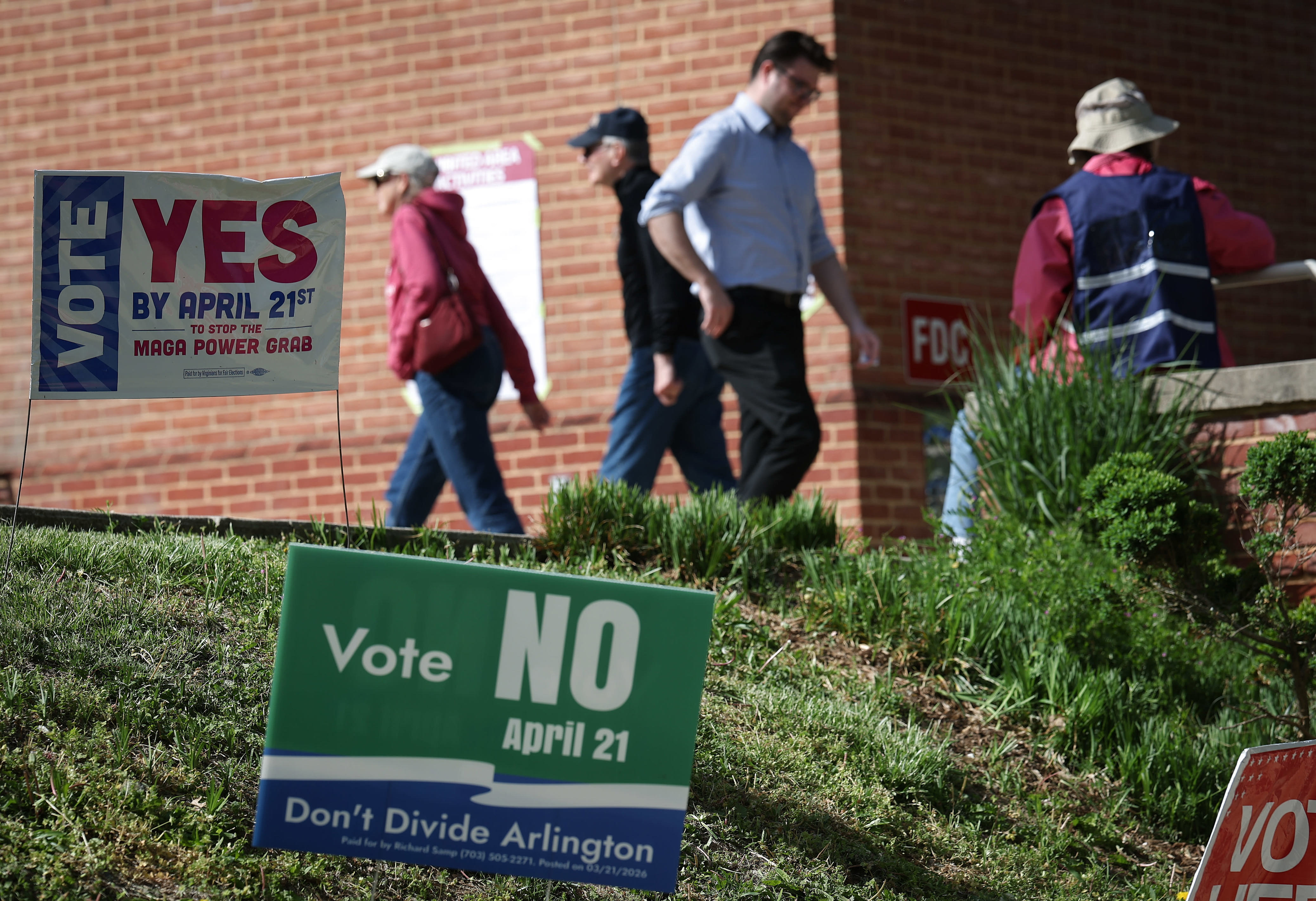 Virgina court blocks new congressional maps two days after state votes ...