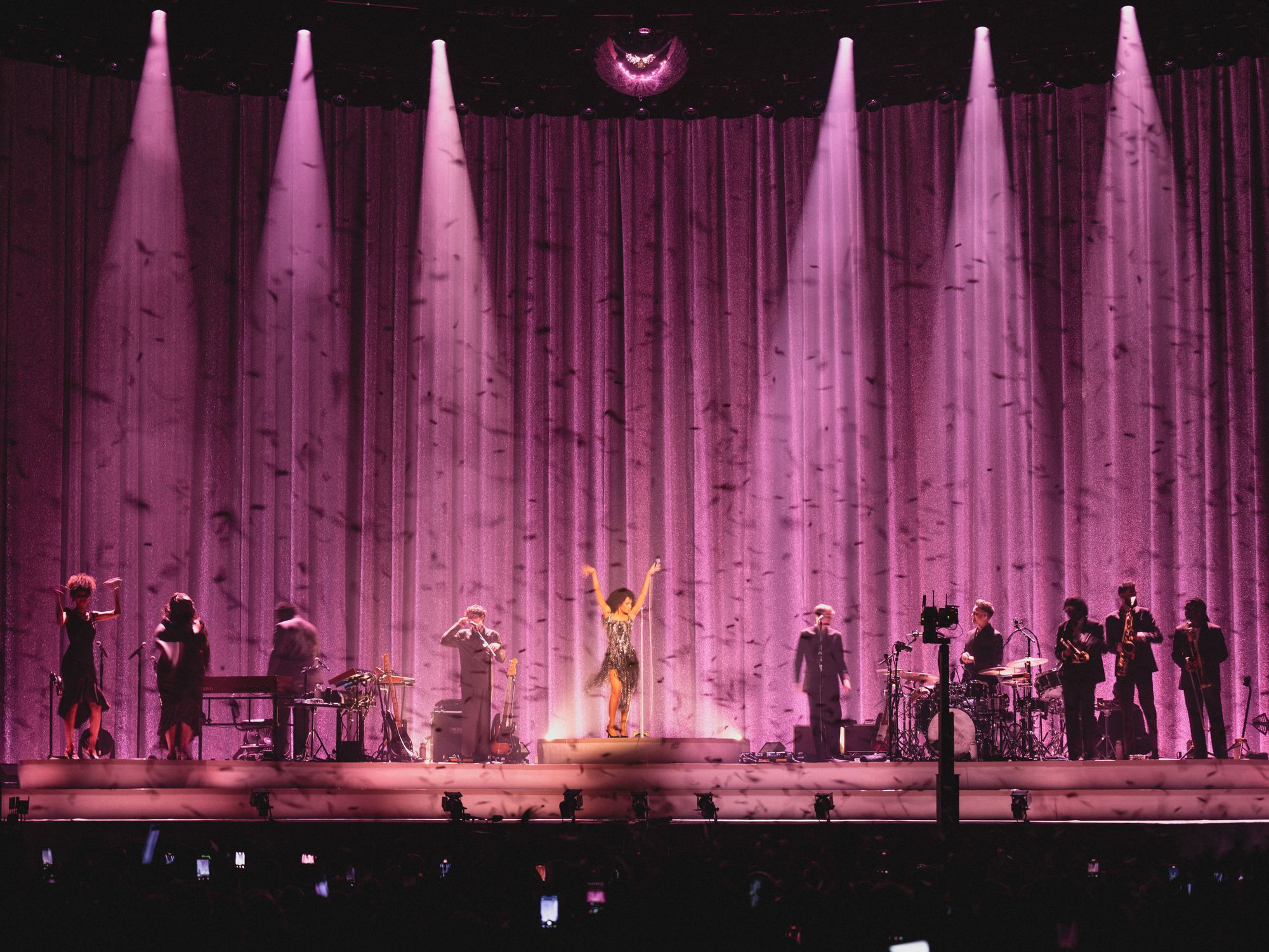 I saw Olivia Dean show why she's one of the best performers on the ...