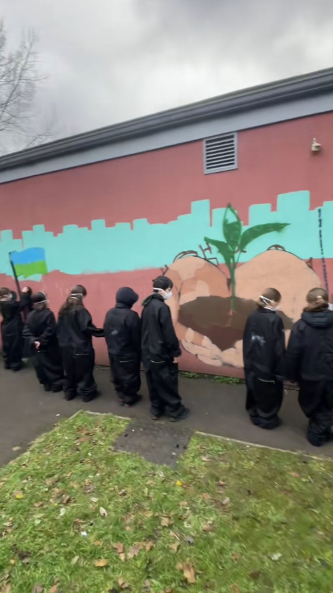 How one artist inspired 60+ pupils with spray paint art