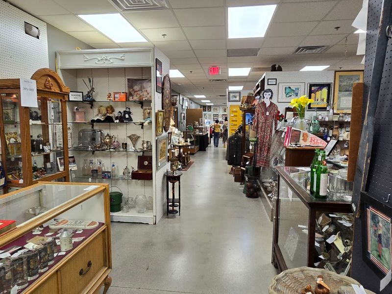 This Indiana antique mall features 12,000 square feet of high-quality ...