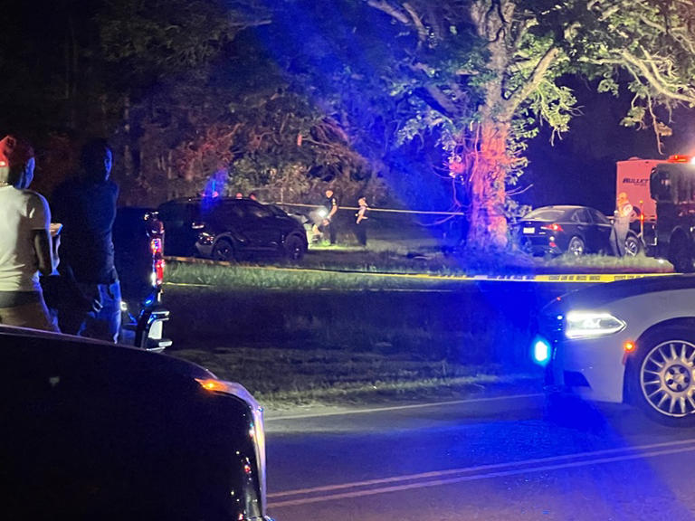 1 dead, 4 injured in late-night North Carolina shooting, deputies say