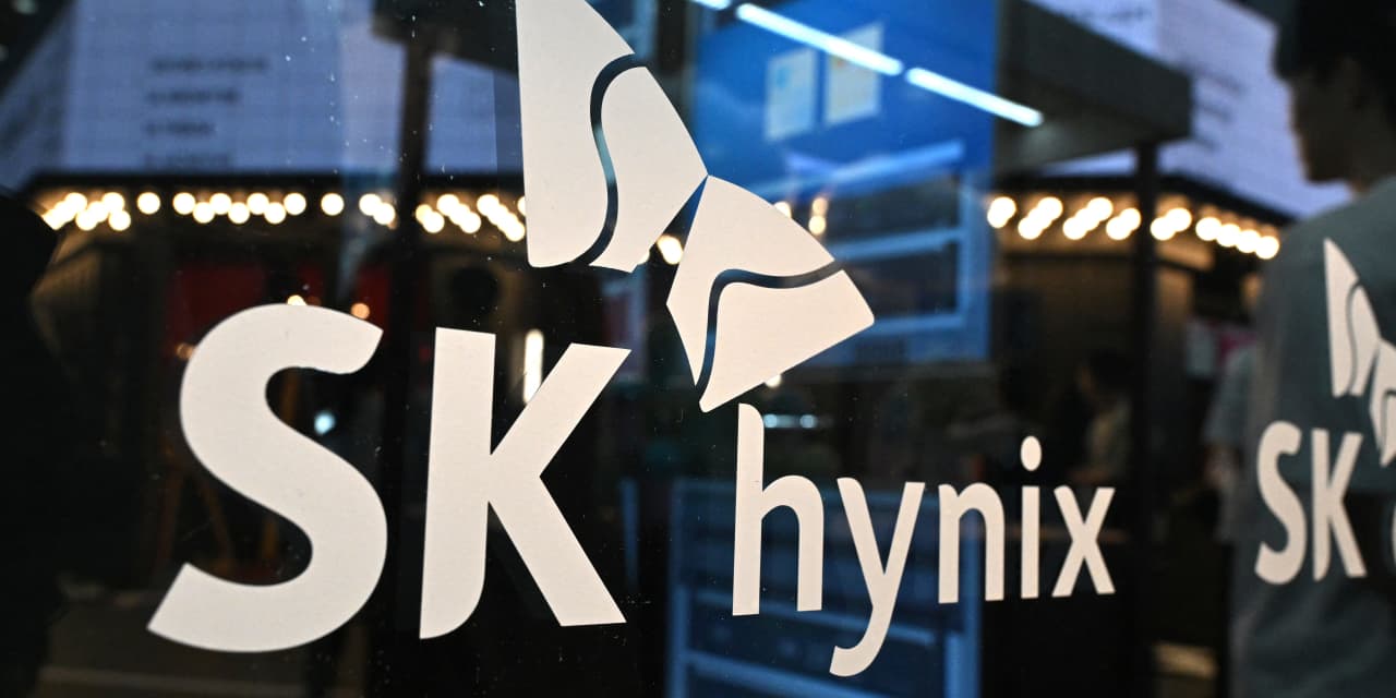 Memory-chip maker triples revenue and says demand to outstrip supply ...