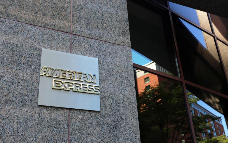 American Express profit jumps 15%. Affluent spenders are in good shape.