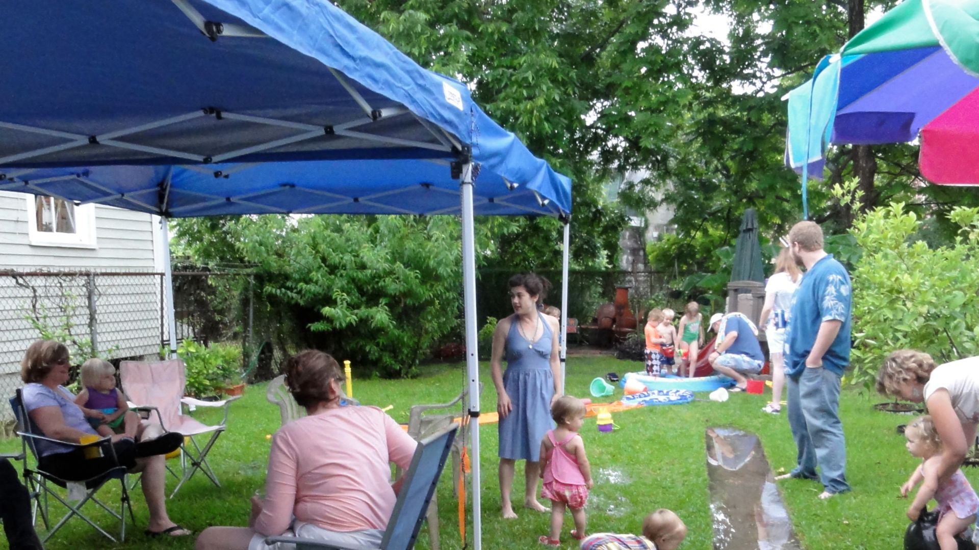 The HOA says my kids’ giant inflatable dinosaur birthday decoration ...
