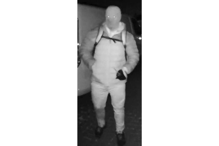 Police hunt man in balaclava after burglary incident in Sarisbury Green ...