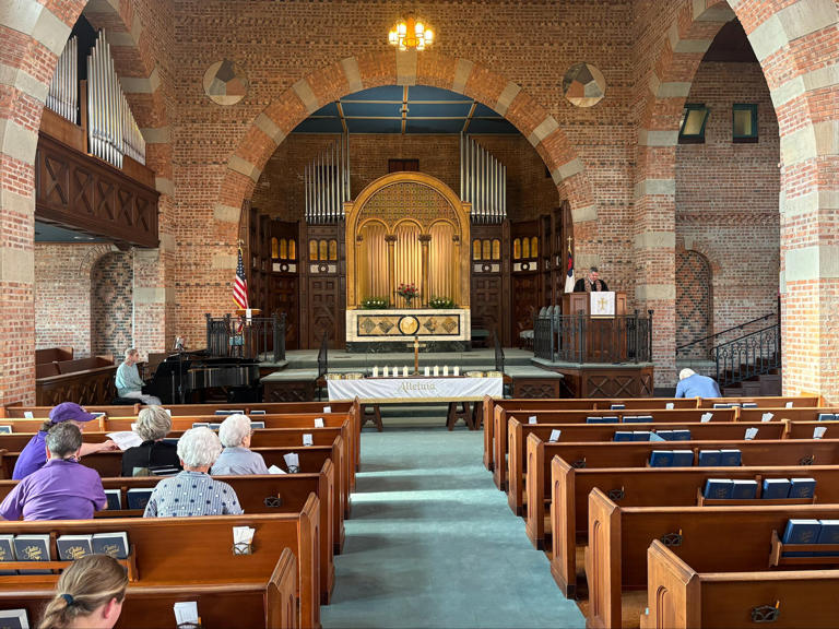 Balloon release held for mass shooting victims who went to Johnnie L ...