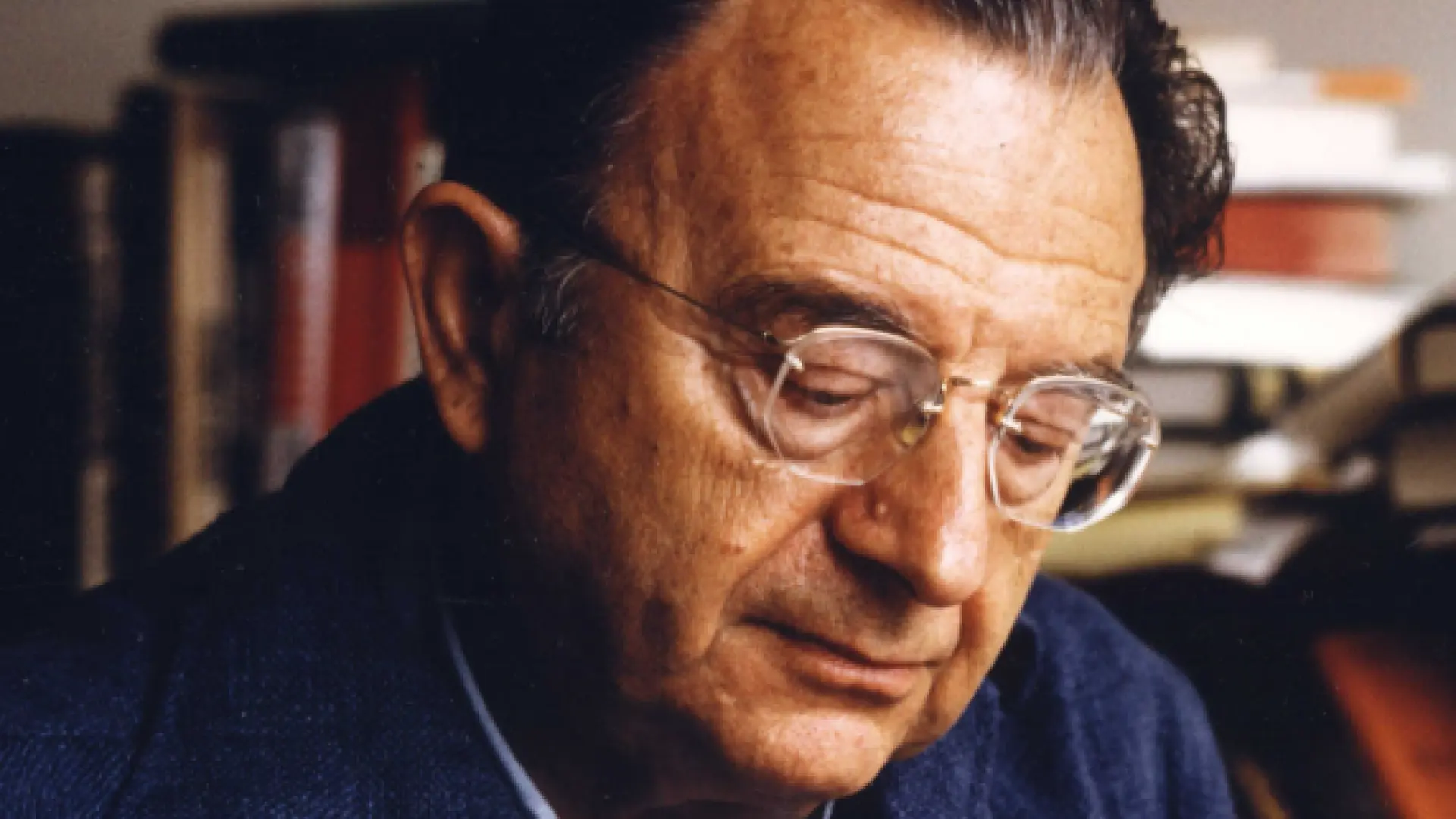 Erich Fromm, filósofo alemán: "Dar produce más felicidad que recibir ...
