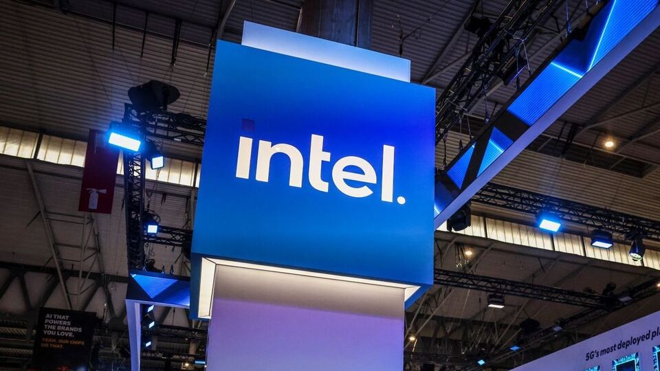 Intel stock climbs over 4% ahead of Q1 earnings report, analysts ...