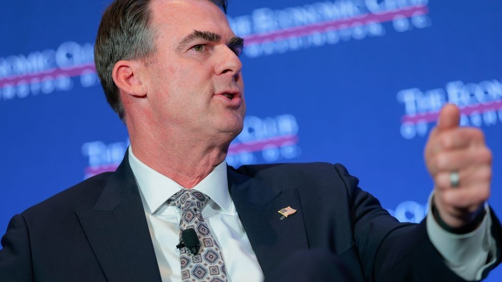 Stitt signs bill he says will eliminate Oklahoma's income tax