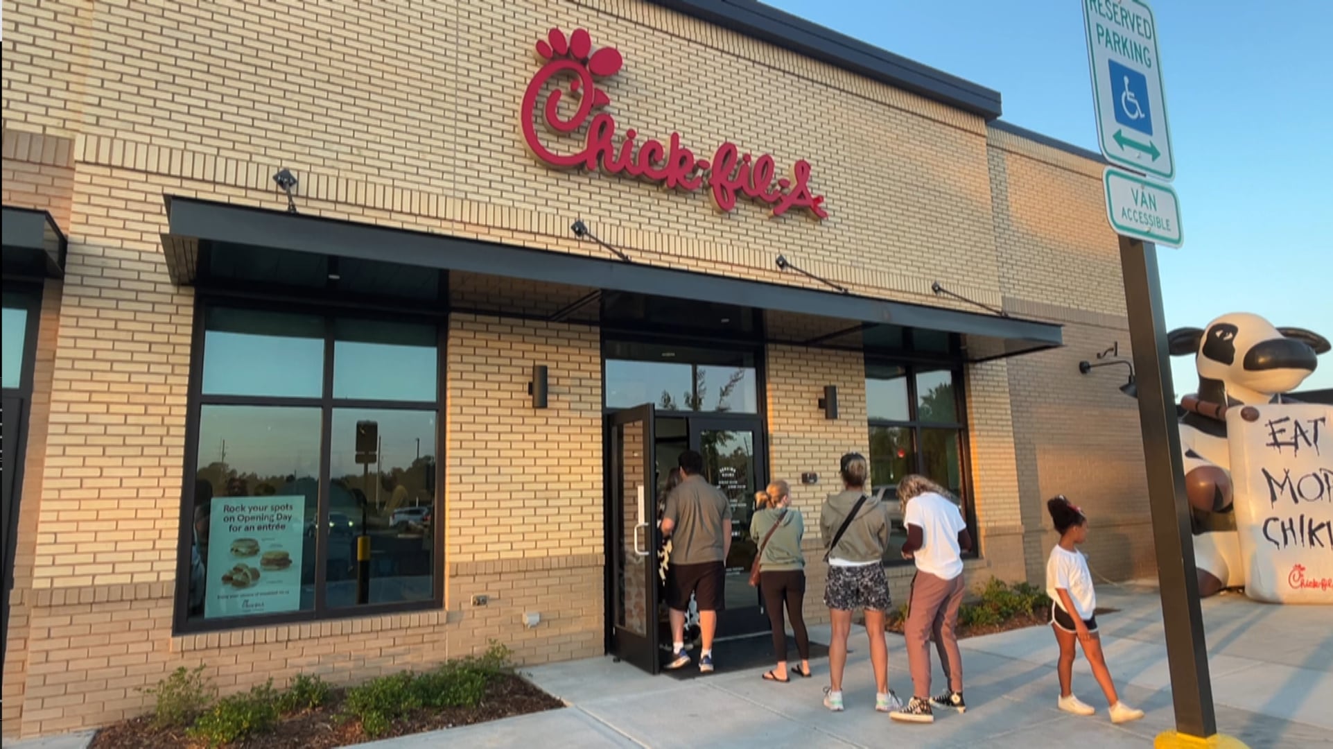 Chick-fil-A Ocean Springs welcomes customers for the first time