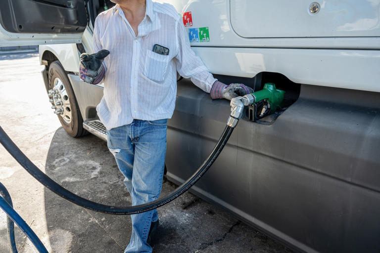 Trump’s promise of lower oil prices clashes with industry fears