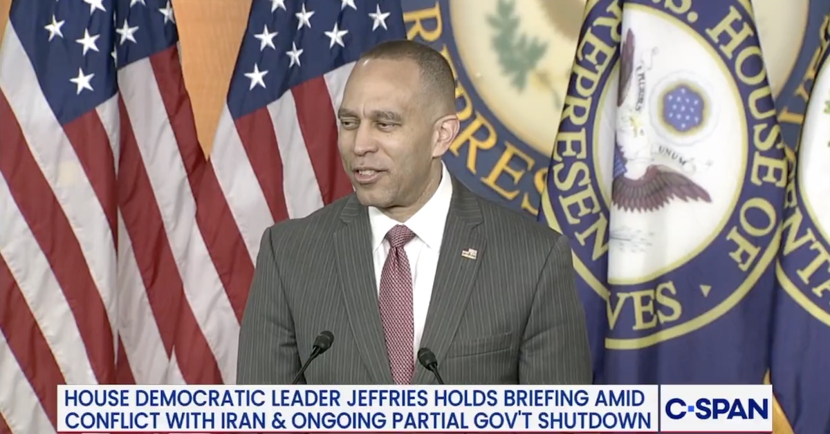 Hakeem Jeffries faces biting question from literal child during presser ...