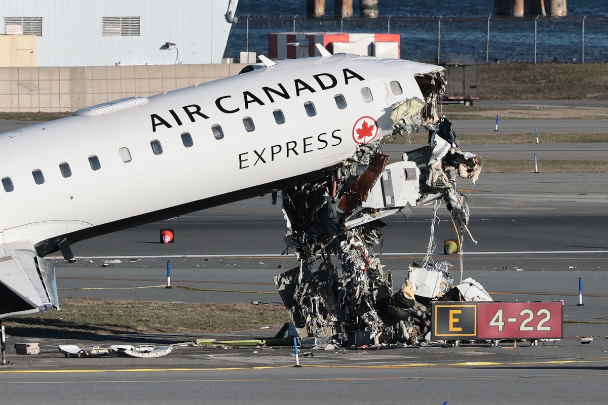 Deadly mishaps, near misses plague US airports, highlight safety gap