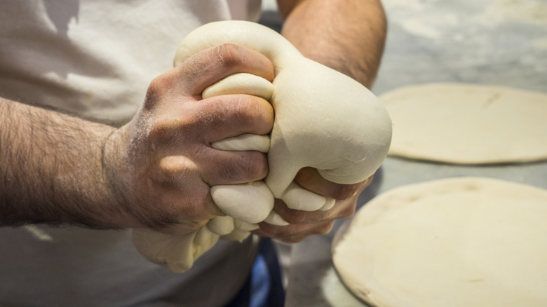 4 red flags that indicate your pizza dough has gone bad