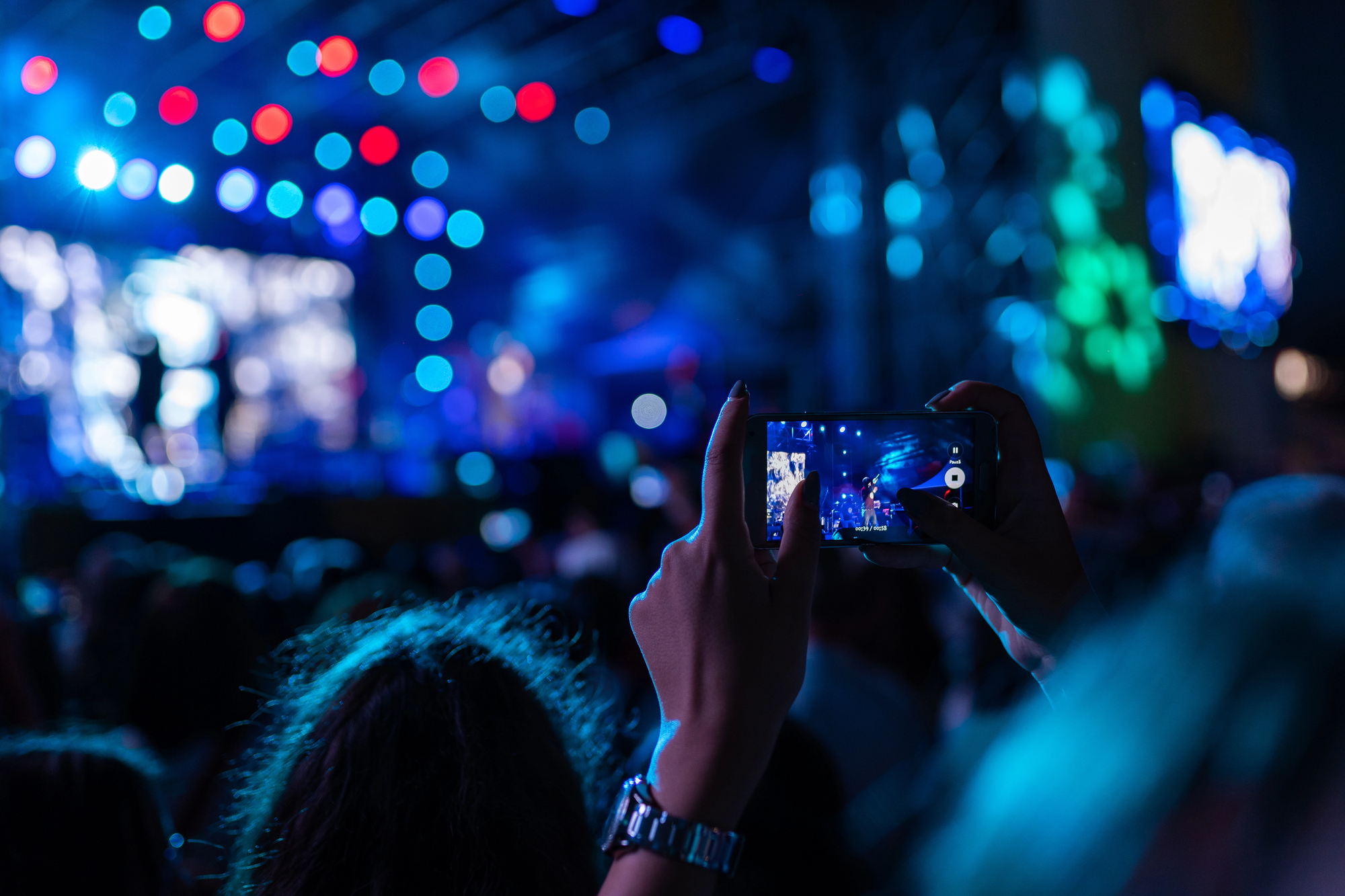 Weird things fans did at 90s concerts